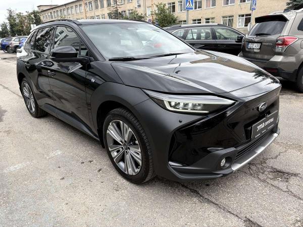 Black Subaru Solterra 2023 in Vilnius, with an engine capacity of 0.00 L and mileage of 43 thousand km for 26900 €, photo 4 on AUTOMOTO.COM.LV