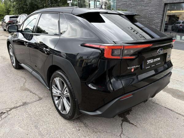 Black Subaru Solterra 2023 in Vilnius, with an engine capacity of 0.00 L and mileage of 43 thousand km for 26900 €, photo 6 on AUTOMOTO.COM.LV