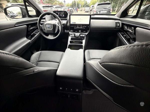 Black Subaru Solterra 2023 in Vilnius, with an engine capacity of 0.00 L and mileage of 43 thousand km for 26900 €, photo 9 on AUTOMOTO.COM.LV