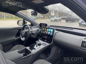 Pelēks Subaru Solterra 2022 Rīga, ar dzinēja tilpumu 0.00 L un nobraukumu 45 tūkst. km par 32200 €, foto 8 vietnē AUTOMOTO.COM.LV