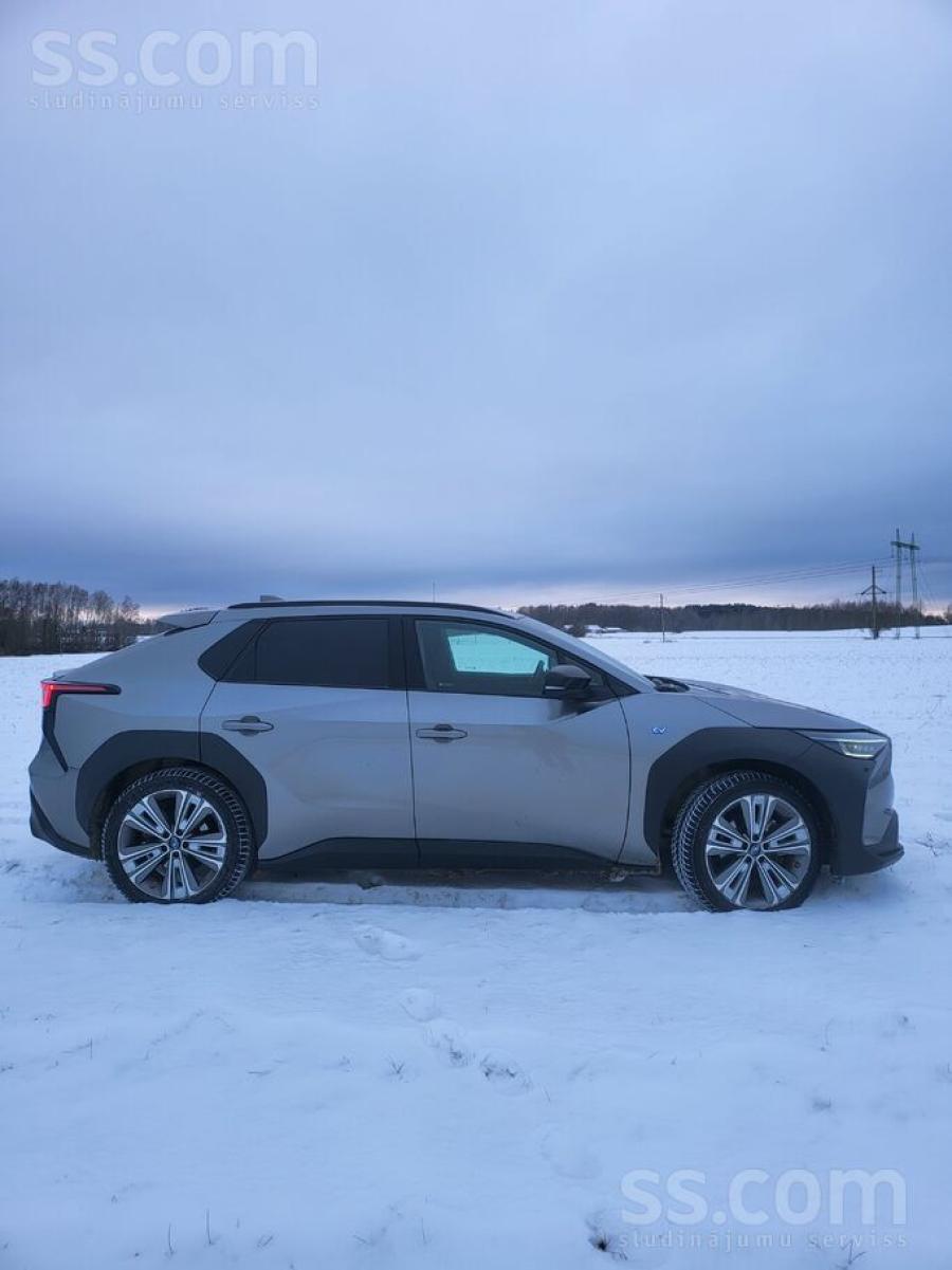 Grey Subaru Solterra 2024 in Aizkraukle, with an engine capacity of 0.00 L and mileage of 73 thousand km for 28000 €, photo 6 on AUTOMOTO.COM.LV
