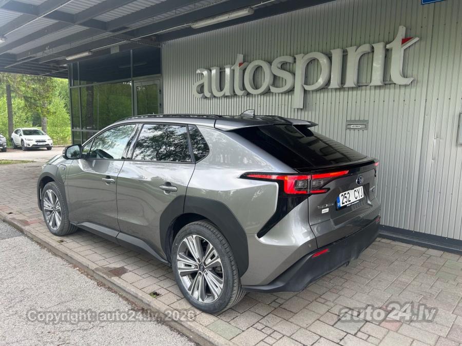 Pelēks Subaru Solterra 2023 Tallina, ar dzinēja tilpumu 0.00 L un nobraukumu 46 tūkst. km par 31490 €, foto 4 vietnē AUTOMOTO.COM.LV