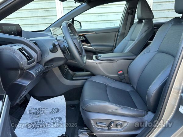 Grey Subaru Solterra 2025 in Tallinn, with an engine capacity of 0.00 L and mileage of 18 thousand km for 39990 €, photo 8 on AUTOMOTO.COM.LV