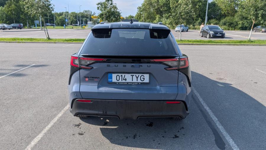 Pelēks Subaru Solterra 2026 Tallina, ar dzinēja tilpumu 0.00 L un nobraukumu 4 tūkst. km par 42300 €, foto 5 vietnē AUTOMOTO.COM.LV