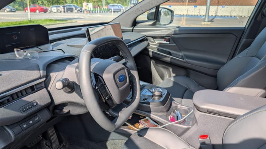 Pelēks Subaru Solterra 2026 Tallina, ar dzinēja tilpumu 0.00 L un nobraukumu 4 tūkst. km par 42300 €, foto 7 vietnē AUTOMOTO.COM.LV
