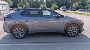 Pelēks Subaru Solterra 2026 Tallina, ar dzinēja tilpumu 0.00 L un nobraukumu 4 tūkst. km par 42300 €, foto 10 vietnē AUTOMOTO.COM.LV