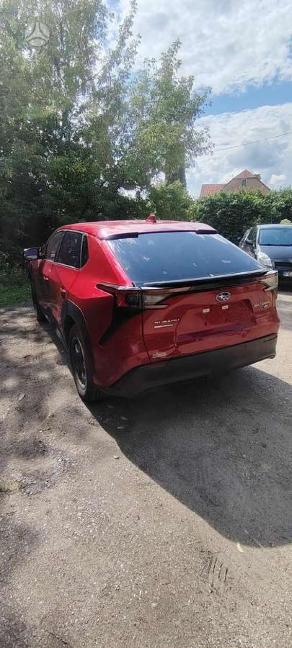 Sarkans Subaru Solterra 2023 Viļņa, ar dzinēja tilpumu 0.00 L un nobraukumu 21 tūkst. km par 21000 €, foto 1 vietnē AUTOMOTO.COM.LV