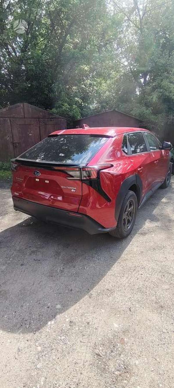 Sarkans Subaru Solterra 2023 Viļņa, ar dzinēja tilpumu 0.00 L un nobraukumu 21 tūkst. km par 21000 €, foto 2 vietnē AUTOMOTO.COM.LV