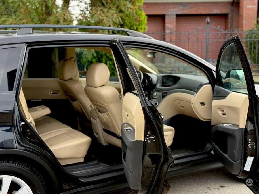 Melns Subaru Tribeca 2010 Klaipėda, ar dzinēja tilpumu 3.63 L un nobraukumu 144 tūkst. km par 6400 €, foto 28 vietnē AUTOMOTO.COM.LV