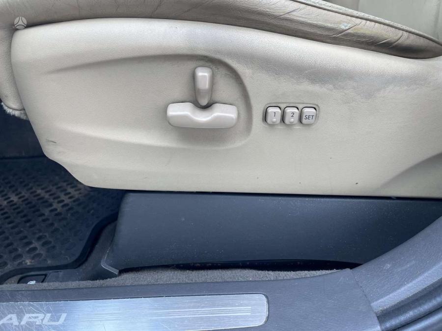 Grey Subaru Tribeca 2006 in Vilnius, with an engine capacity of 3.00 L and mileage of 198 thousand km for 2900 €, photo 9 on AUTOMOTO.COM.LV