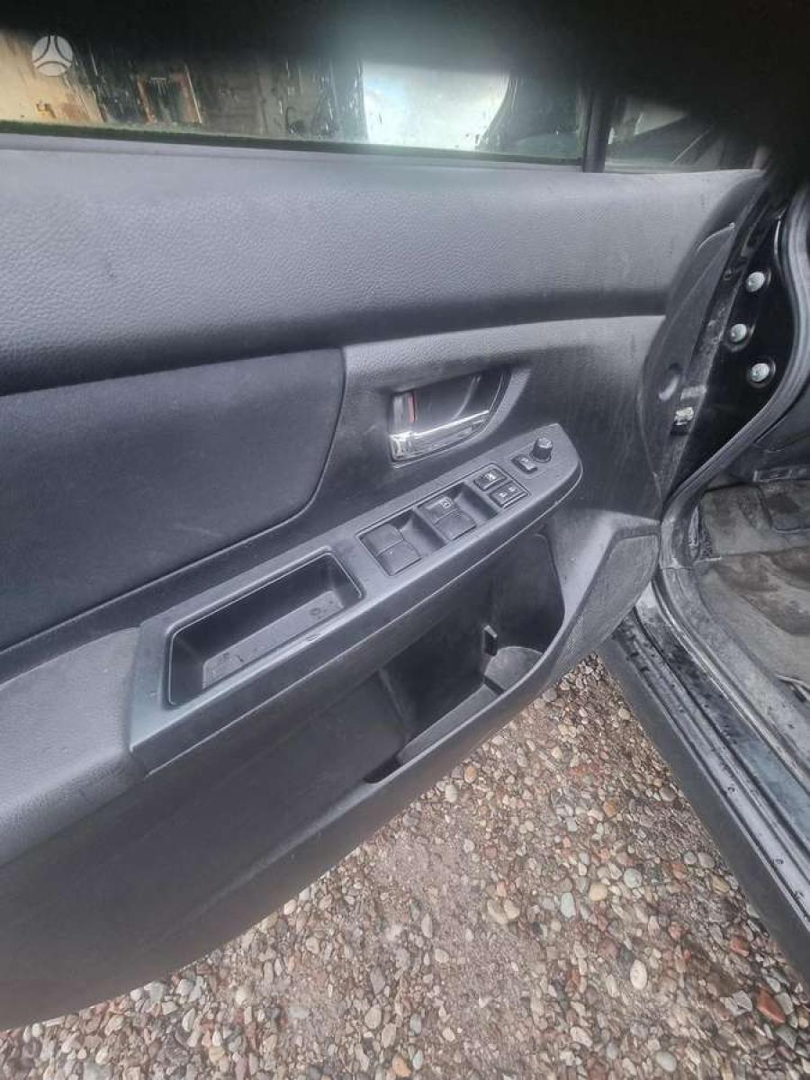 Black Subaru XV 2012 in Silale, with an engine capacity of 2.00 L and mileage of 260 thousand km for 1900 €, photo 12 on AUTOMOTO.COM.LV