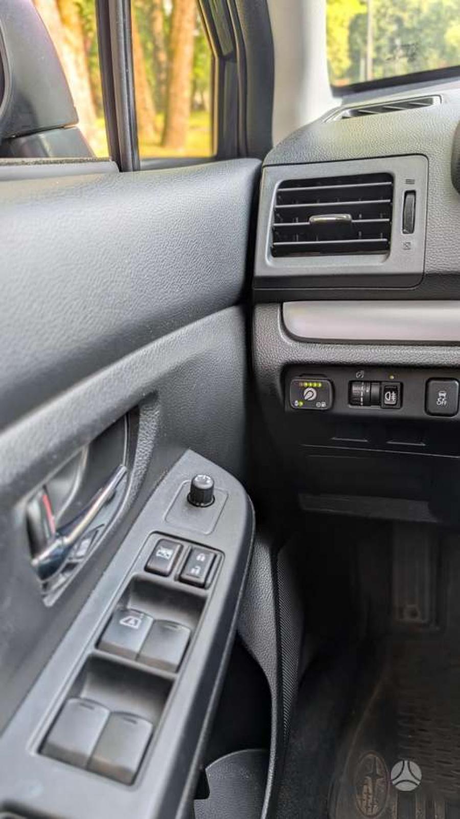 Melns Subaru XV 2014 Klaipėda, ar dzinēja tilpumu 2.00 L un nobraukumu 119 tūkst. km par 7000 €, foto 17 vietnē AUTOMOTO.COM.LV