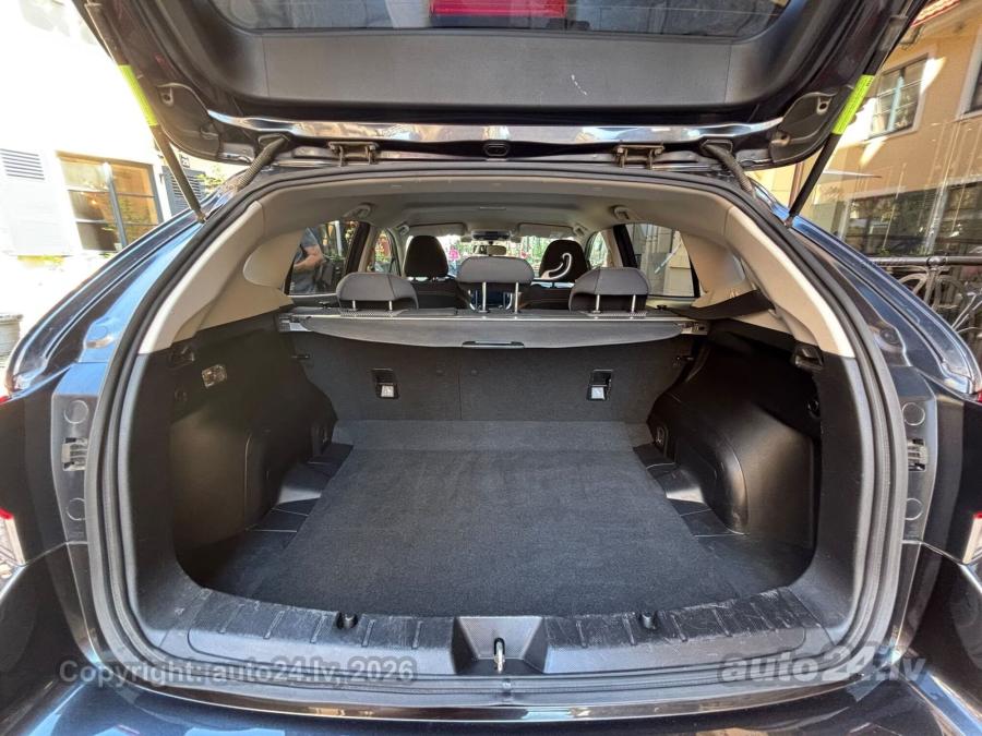 Black Subaru XV 2018 in Riga, with an engine capacity of 2.00 L and mileage of 166 thousand km for 14000 €, photo 9 on AUTOMOTO.COM.LV