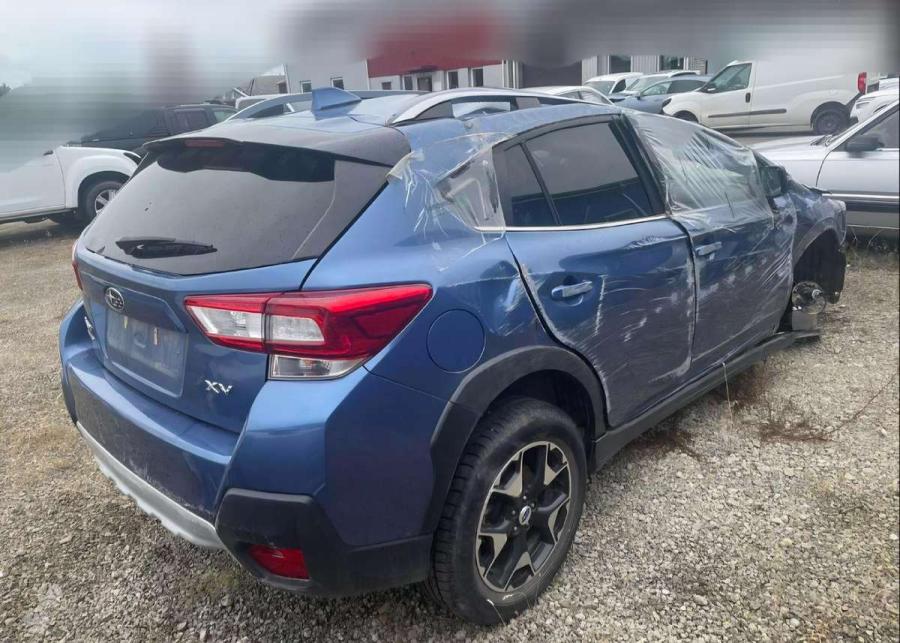 Blue Subaru XV 2018 in Taurage, with an engine capacity of 1.60 L and mileage of 36 thousand km for 3900 €, photo 8 on AUTOMOTO.COM.LV