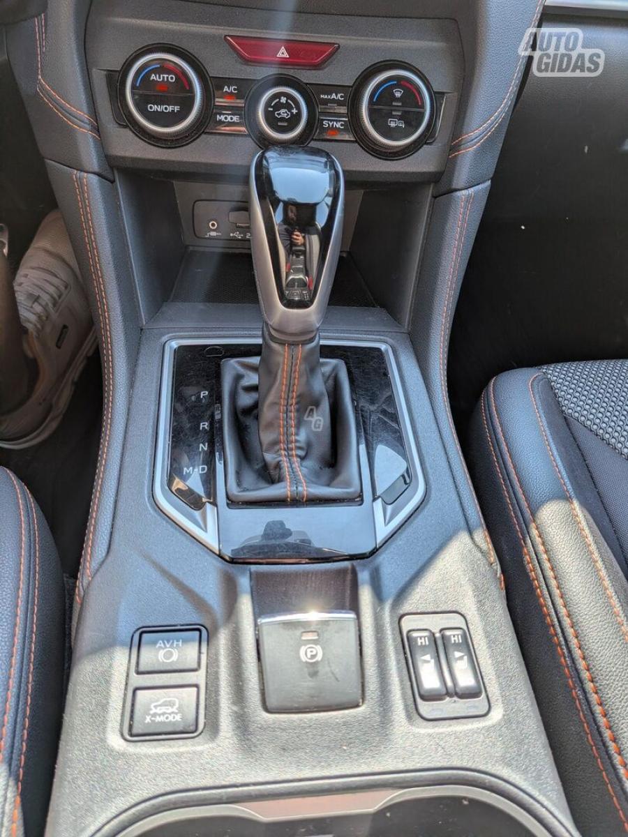 Blue Subaru XV 2021 in Vilnius, with an engine capacity of 1.60 L and mileage of 100 thousand km for 17500 €, photo 10 on AUTOMOTO.COM.LV