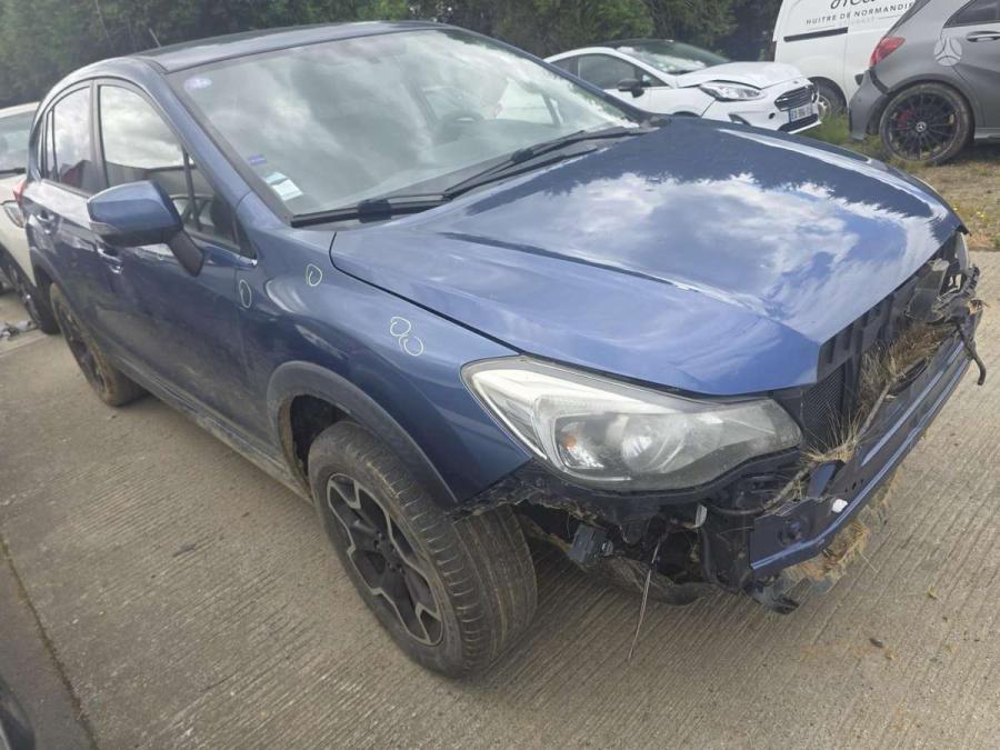 Blue Subaru XV 2013 in Taurage, with an engine capacity of 2.00 L and mileage of 237 thousand km for 4100 €, photo 3 on AUTOMOTO.COM.LV