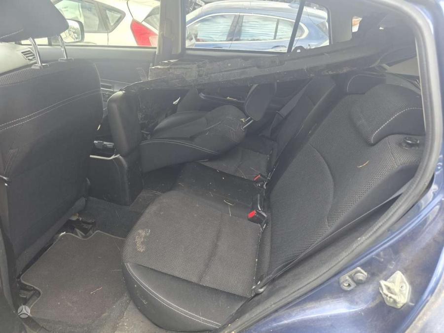 Blue Subaru XV 2013 in Taurage, with an engine capacity of 2.00 L and mileage of 237 thousand km for 4100 €, photo 8 on AUTOMOTO.COM.LV