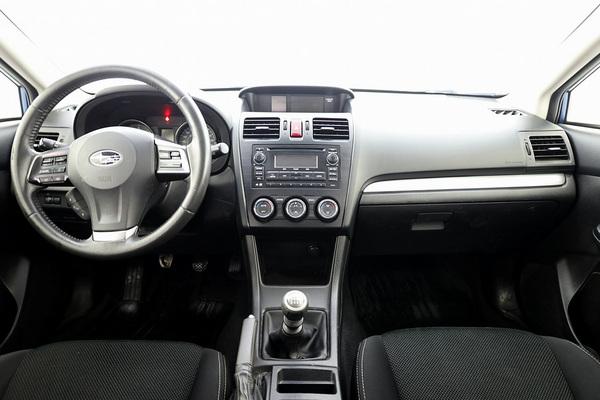 Zils Subaru XV 2012 Tallina, ar dzinēja tilpumu 2.00 L un nobraukumu 279 tūkst. km par 2699 €, foto 5 vietnē AUTOMOTO.COM.LV