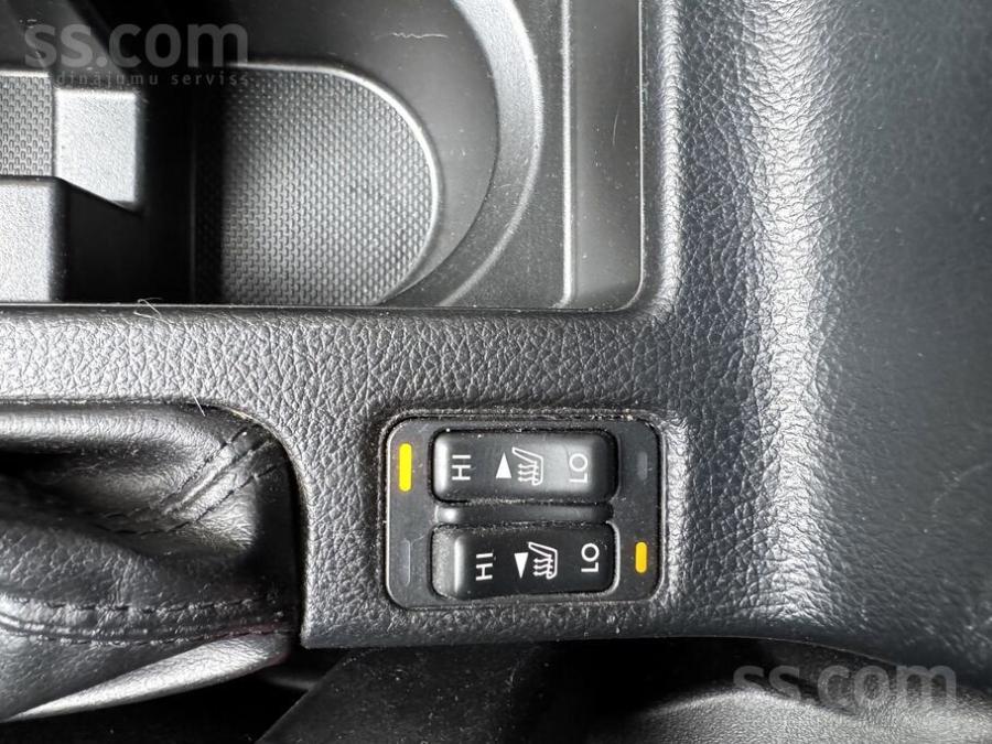 Pelēks Subaru XV 2012 Rīga, ar dzinēja tilpumu 2.00 L un nobraukumu 207 tūkst. km par 8000 €, foto 24 vietnē AUTOMOTO.COM.LV