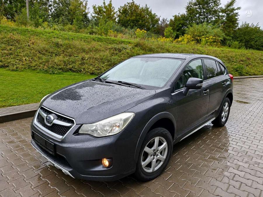 Pelēks Subaru XV 2012 Viļņa, ar dzinēja tilpumu 2.00 L un nobraukumu 201 tūkst. km par 6950 €, foto 3 vietnē AUTOMOTO.COM.LV
