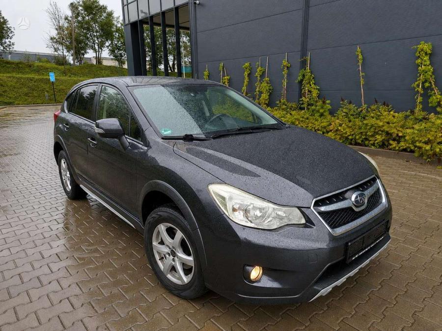 Pelēks Subaru XV 2012 Viļņa, ar dzinēja tilpumu 2.00 L un nobraukumu 201 tūkst. km par 6950 €, foto 5 vietnē AUTOMOTO.COM.LV