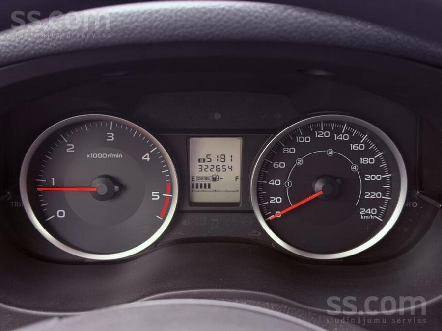 Grey Subaru XV 2012 in Riga, with an engine capacity of 2.00 L and mileage of 323 thousand km for 2580 €, photo 15 on AUTOMOTO.COM.LV