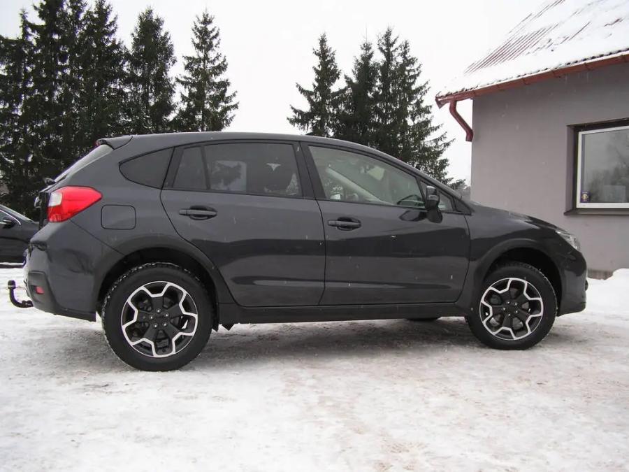 Pelēks Subaru XV 2013 Sigulda, ar dzinēja tilpumu 2.00 L un nobraukumu 110 tūkst. km par 9950 €, foto 4 vietnē AUTOMOTO.COM.LV