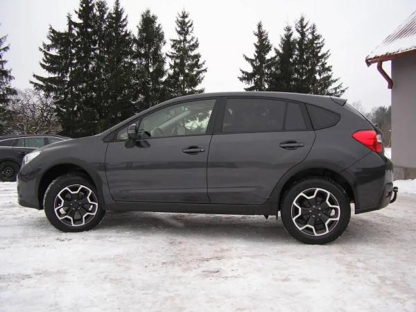Pelēks Subaru XV 2013 Sigulda, ar dzinēja tilpumu 2.00 L un nobraukumu 110 tūkst. km par 9950 €, foto 4 vietnē AUTOMOTO.COM.LV