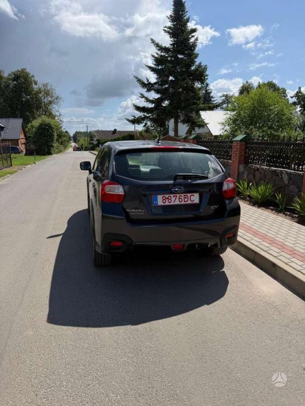 Pelēks Subaru XV 2013 Panevēža, ar dzinēja tilpumu 2.00 L un nobraukumu 95 tūkst. km par 4800 €, foto 4 vietnē AUTOMOTO.COM.LV