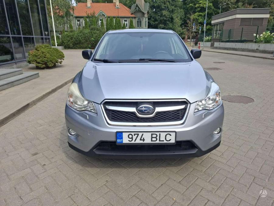 Pelēks Subaru XV 2014 Viļņa, ar dzinēja tilpumu 1.60 L un nobraukumu 237 tūkst. km par 5900 €, foto 3 vietnē AUTOMOTO.COM.LV