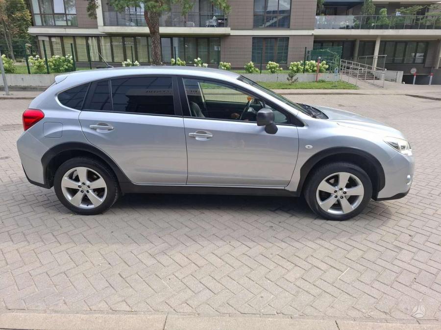 Pelēks Subaru XV 2014 Viļņa, ar dzinēja tilpumu 1.60 L un nobraukumu 237 tūkst. km par 5900 €, foto 5 vietnē AUTOMOTO.COM.LV