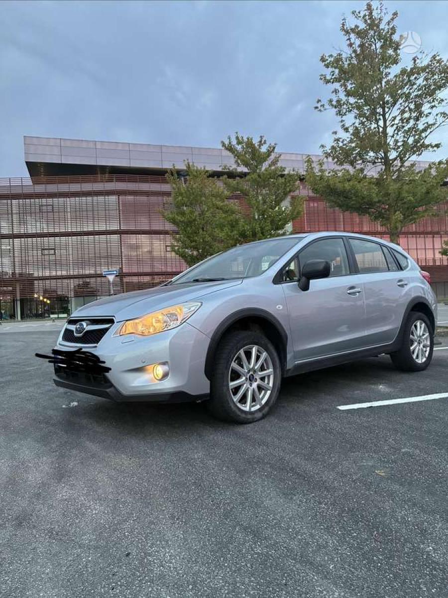 Grey Subaru XV 2015 in Taurage, with an engine capacity of 2.00 L and mileage of 138 thousand km for 5500 €, photo 4 on AUTOMOTO.COM.LV