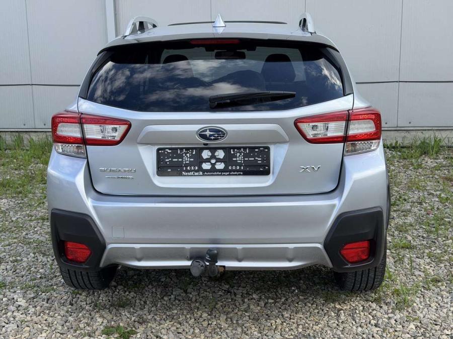 Grey Subaru XV 2018 in Kaunas, with an engine capacity of 2.00 L and mileage of 236 thousand km for 12900 €, photo 6 on AUTOMOTO.COM.LV