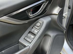 Grey Subaru XV 2018 in Kaunas, with an engine capacity of 2.00 L and mileage of 236 thousand km for 12900 €, photo 8 on AUTOMOTO.COM.LV
