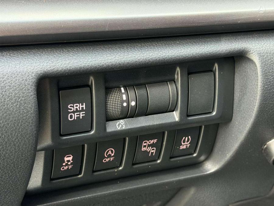 Grey Subaru XV 2018 in Kaunas, with an engine capacity of 2.00 L and mileage of 236 thousand km for 12900 €, photo 10 on AUTOMOTO.COM.LV