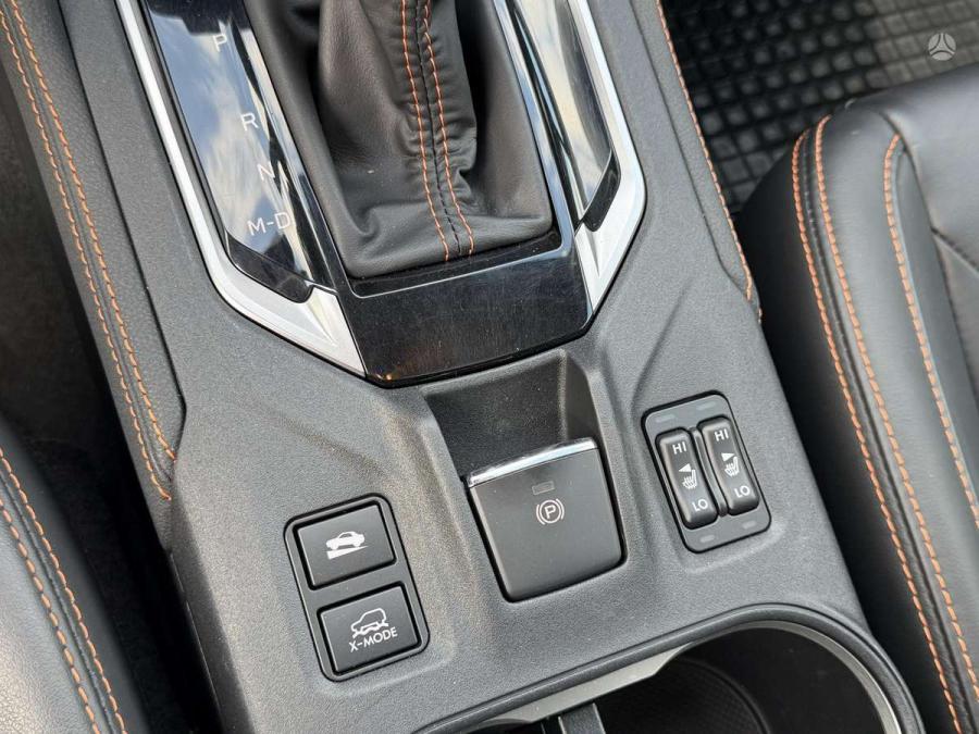 Grey Subaru XV 2018 in Kaunas, with an engine capacity of 2.00 L and mileage of 236 thousand km for 12900 €, photo 16 on AUTOMOTO.COM.LV