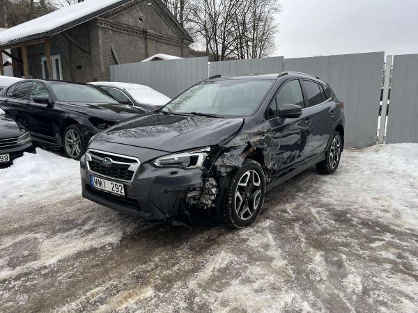 Grey Subaru XV 2022 in Kaunas, with an engine capacity of 2.00 L and mileage of 123 thousand km for 8900 €, photo 2 on AUTOMOTO.COM.LV