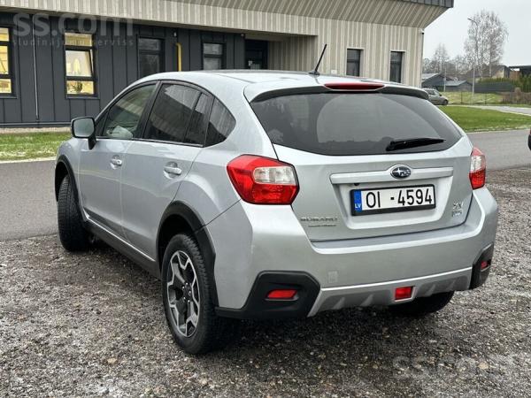 Pelēks Subaru XV 2015 Rīga, ar dzinēja tilpumu 2.00 L un nobraukumu 184 tūkst. km par 6200 €, foto 4 vietnē AUTOMOTO.COM.LV