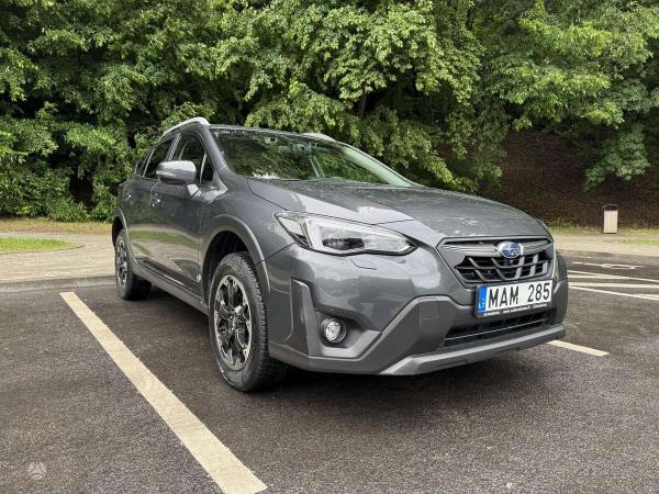 Grey Subaru XV 2021 in Kaunas, with an engine capacity of 1.60 L and mileage of 89 thousand km for 17500 €, photo 2 on AUTOMOTO.COM.LV
