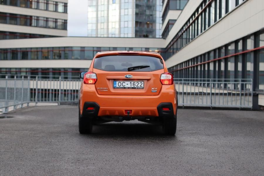 Orange Subaru XV 2012 in Riga, with an engine capacity of 2.00 L and mileage of 213 thousand km for 5980 €, photo 4 on AUTOMOTO.COM.LV