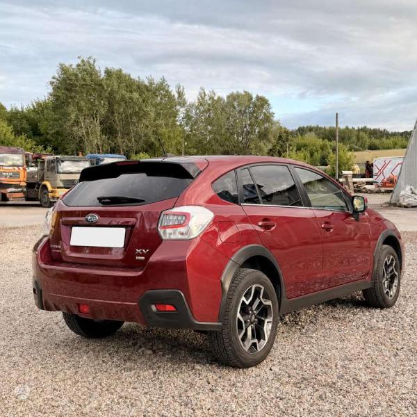 Red Subaru XV 2017 in Vilnius, with an engine capacity of 2.00 L and mileage of 85 thousand km for 15900 €, photo 3 on AUTOMOTO.COM.LV