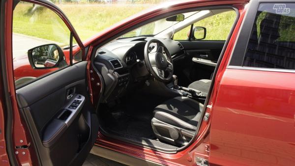 Red Subaru XV 2017 in Vilnius, with an engine capacity of 2.00 L and mileage of 113 thousand km for 14000 €, photo 8 on AUTOMOTO.COM.LV