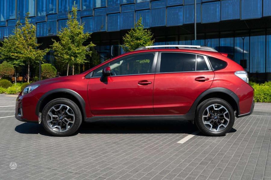 Red Subaru XV 2017 in Vilnius, with an engine capacity of 2.00 L and mileage of 115 thousand km for 12950 €, photo 4 on AUTOMOTO.COM.LV