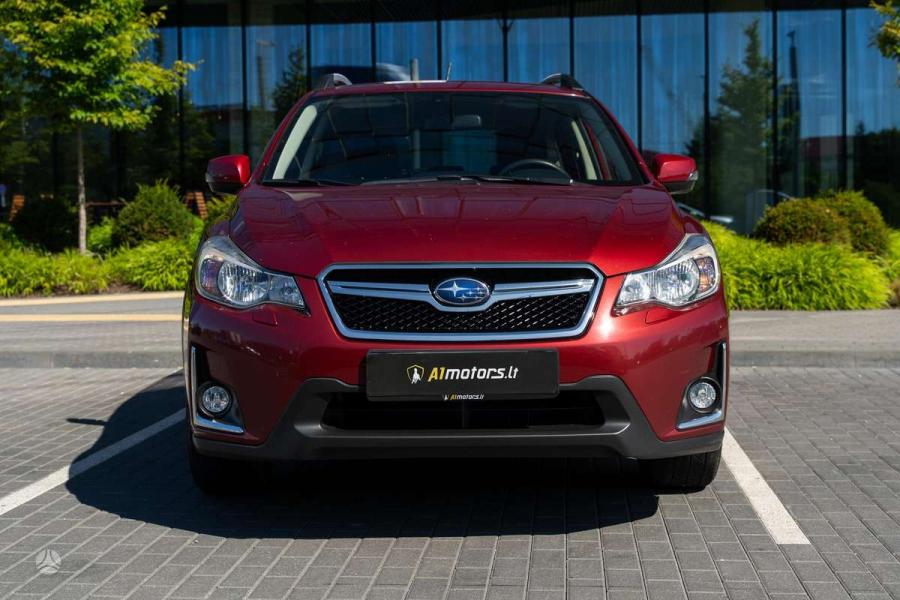 Red Subaru XV 2017 in Vilnius, with an engine capacity of 2.00 L and mileage of 115 thousand km for 12950 €, photo 6 on AUTOMOTO.COM.LV