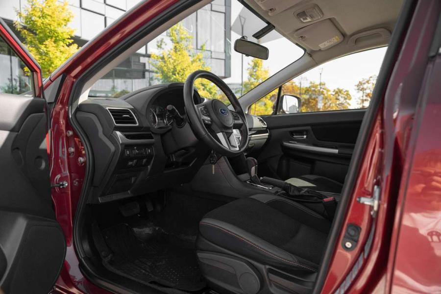 Red Subaru XV 2017 in Vilnius, with an engine capacity of 2.00 L and mileage of 115 thousand km for 12950 €, photo 15 on AUTOMOTO.COM.LV
