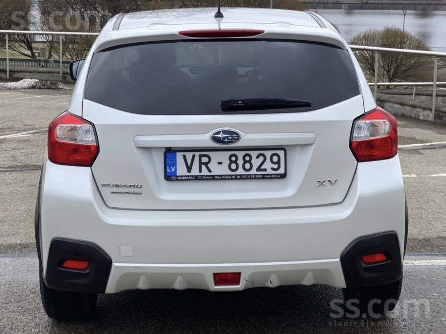 White Subaru XV 2012 in Riga, with an engine capacity of 2.00 L and mileage of 253 thousand km for 9750 €, photo 5 on AUTOMOTO.COM.LV
