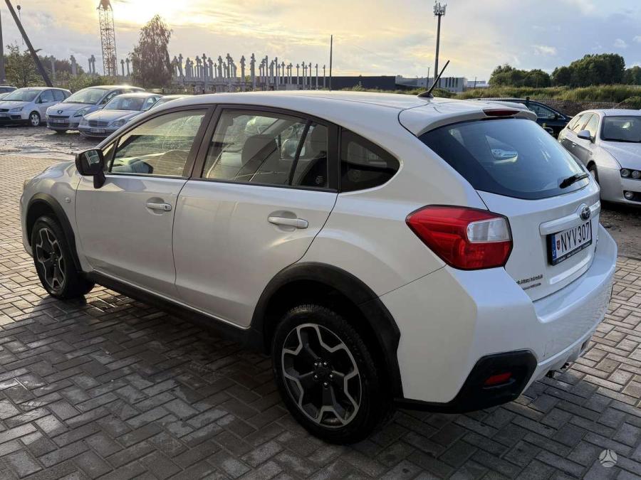 Balts Subaru XV 2012 Viļņa, ar dzinēja tilpumu 2.00 L un nobraukumu 379 tūkst. km par 1450 €, foto 5 vietnē AUTOMOTO.COM.LV