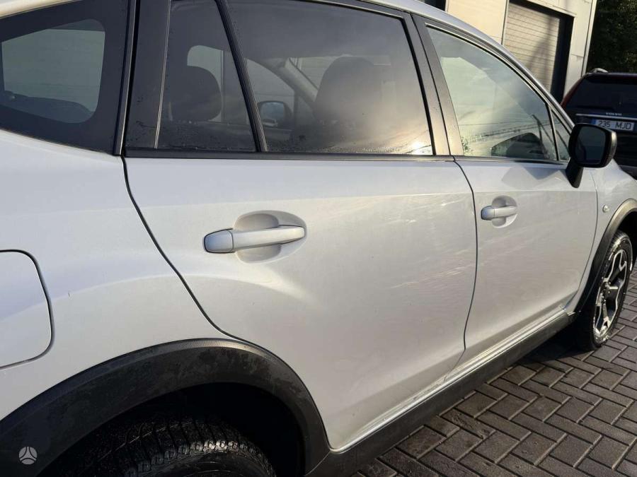 Balts Subaru XV 2012 Viļņa, ar dzinēja tilpumu 2.00 L un nobraukumu 379 tūkst. km par 1450 €, foto 9 vietnē AUTOMOTO.COM.LV