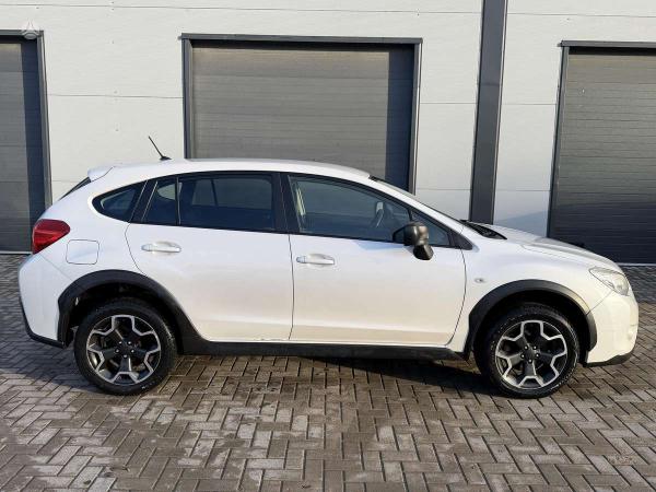 White Subaru XV 2012 in Vilnius, with an engine capacity of 2.00 L and mileage of 379 thousand km for 1450 €, photo 9 on AUTOMOTO.COM.LV
