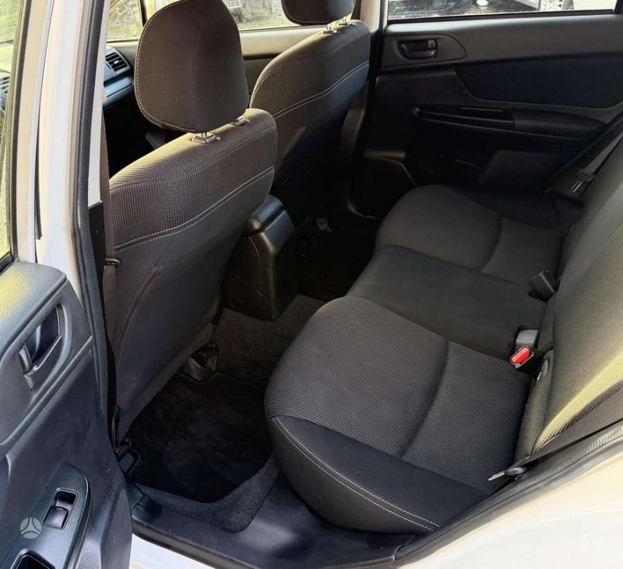Balts Subaru XV 2012 Viļņa, ar dzinēja tilpumu 2.00 L un nobraukumu 379 tūkst. km par 1450 €, foto 16 vietnē AUTOMOTO.COM.LV